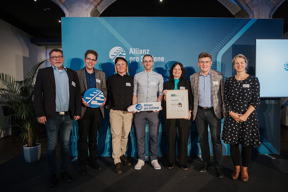 „VBB Kompetenzstelle Bahnhof“ gewinnt Verkehrswendepreis der Allianz ...